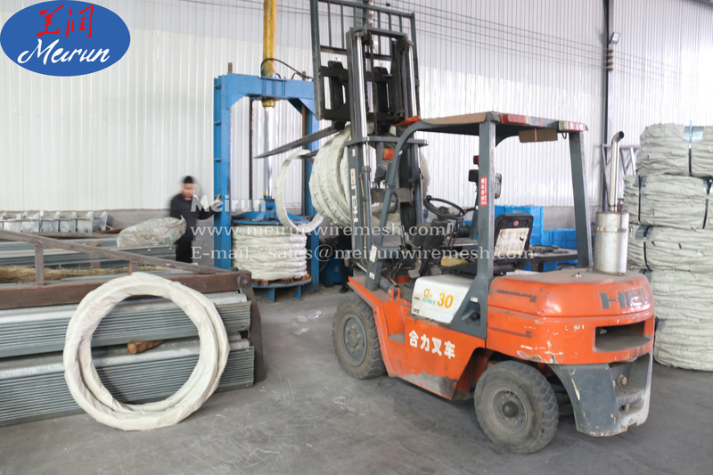 Razor Barbed Wire Fence Coiling Machine - Buy Coiling making machine ...