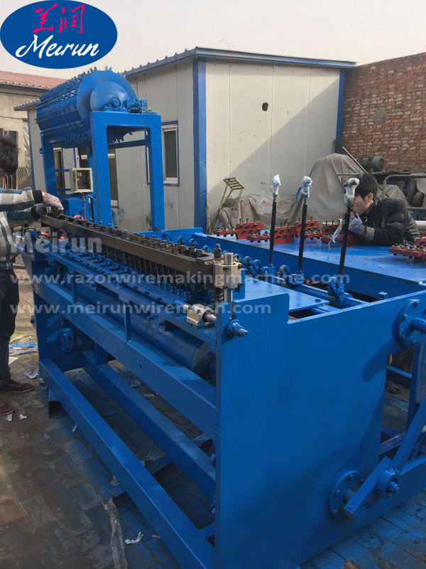 Automatic Grassland Field Fence Wire Mesh Making Machine - Buy ...
